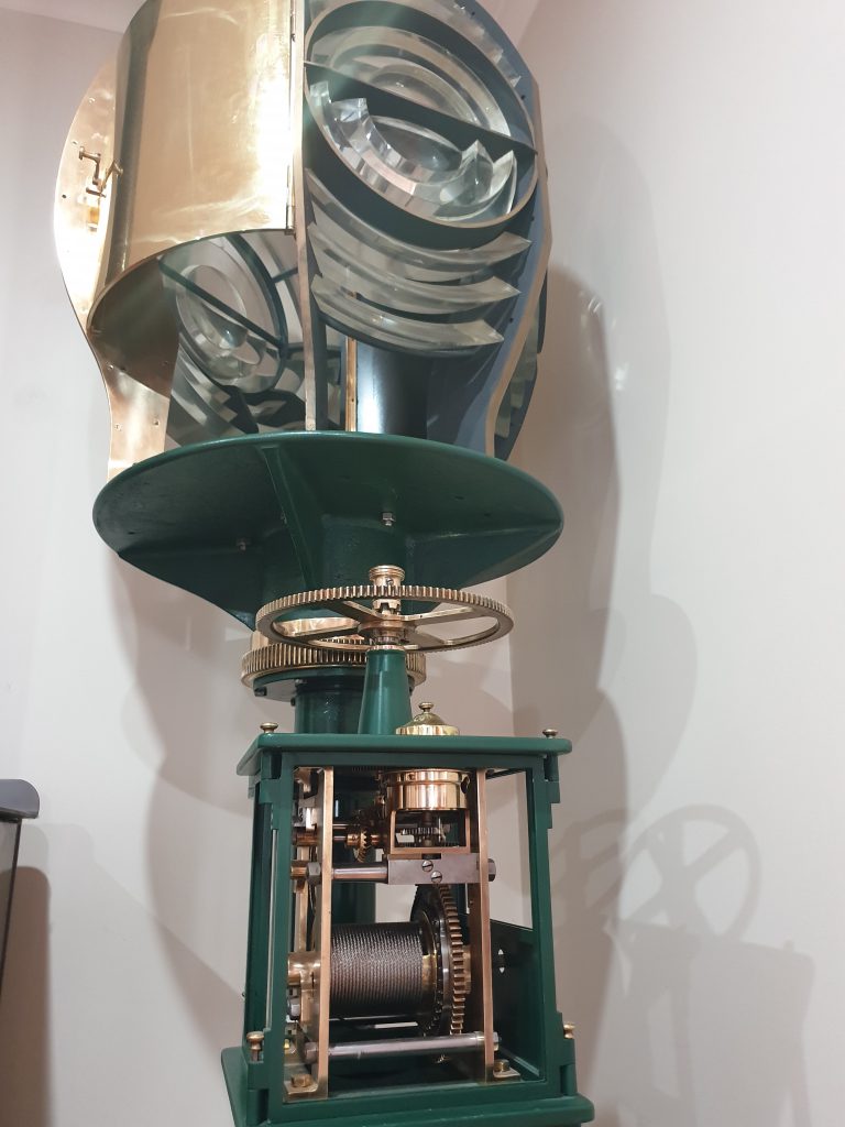 2. Chance Bros 4th Order Fresnel Lens Triple Flash with Rotating Base ...